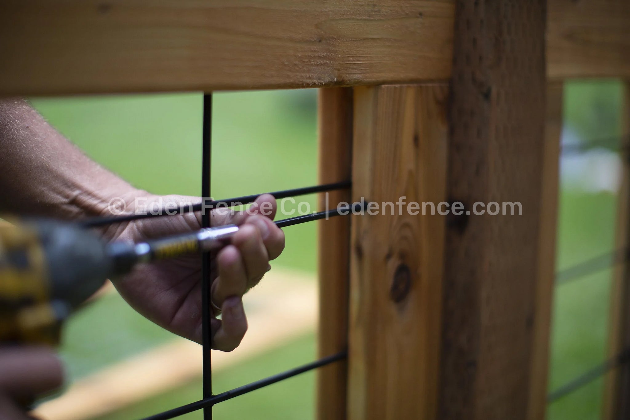 DIY Fence Panel Guide: How to Build a Hog Wire Fence | Eden Fence Co.